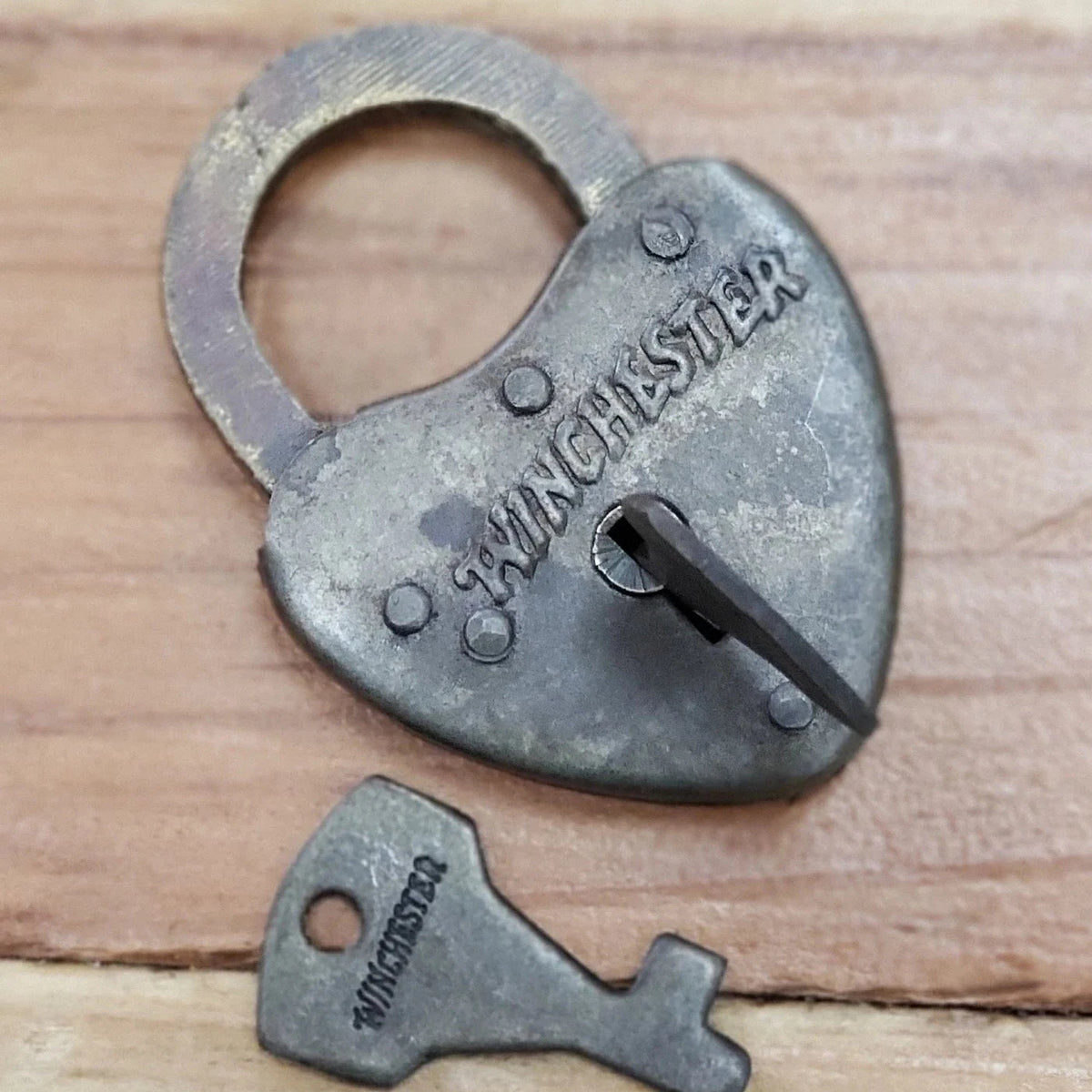 Antique-Style Rustic Steel Winchester Heart Lock Gun Rifle Pistol Gate ...